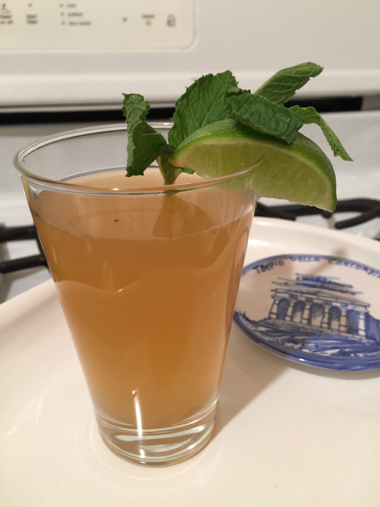 Chill Out With A Green Tea Mint Cooler - American Institute for Cancer ...