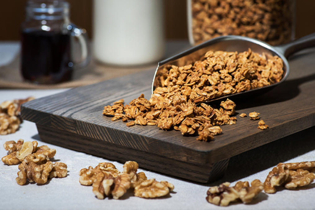 Maple Walnut Granola | Cancer Prevention Recipes | AICR